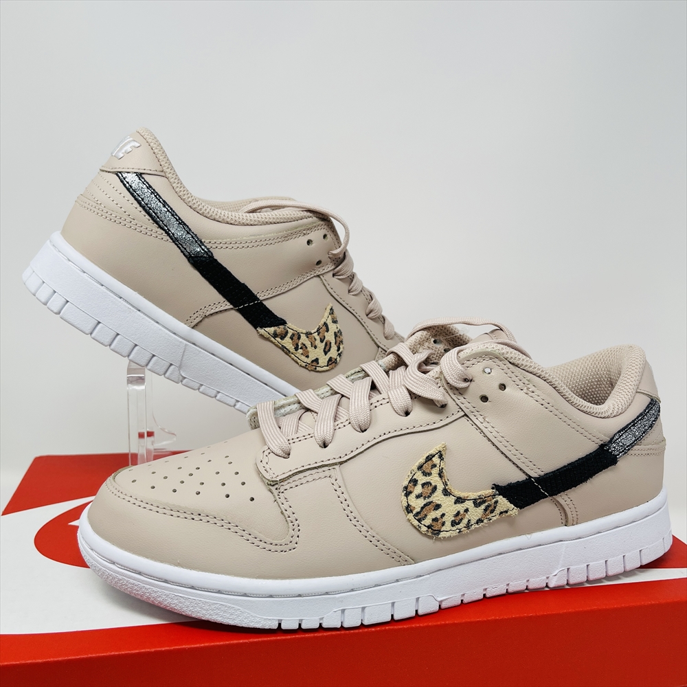 NIKE WMNS DUNK LOW SE "DUSTY PINK ANIMAL SWOOSH" DD7099-200 （フォスルストーン ...