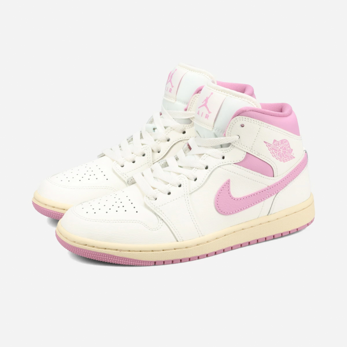 NIKE WMNS AIR JORDAN 1 MID "STRAWBERRIES ＆ CREAM" BQ6472-162 （セイル/モスリン ...
