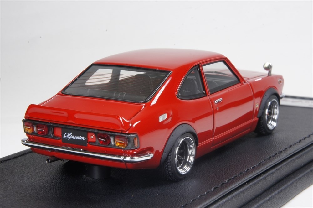 ignition model Toyota Sprinter Trueno （TE27） Red （1/43スケール IG0740） おもちゃ ...