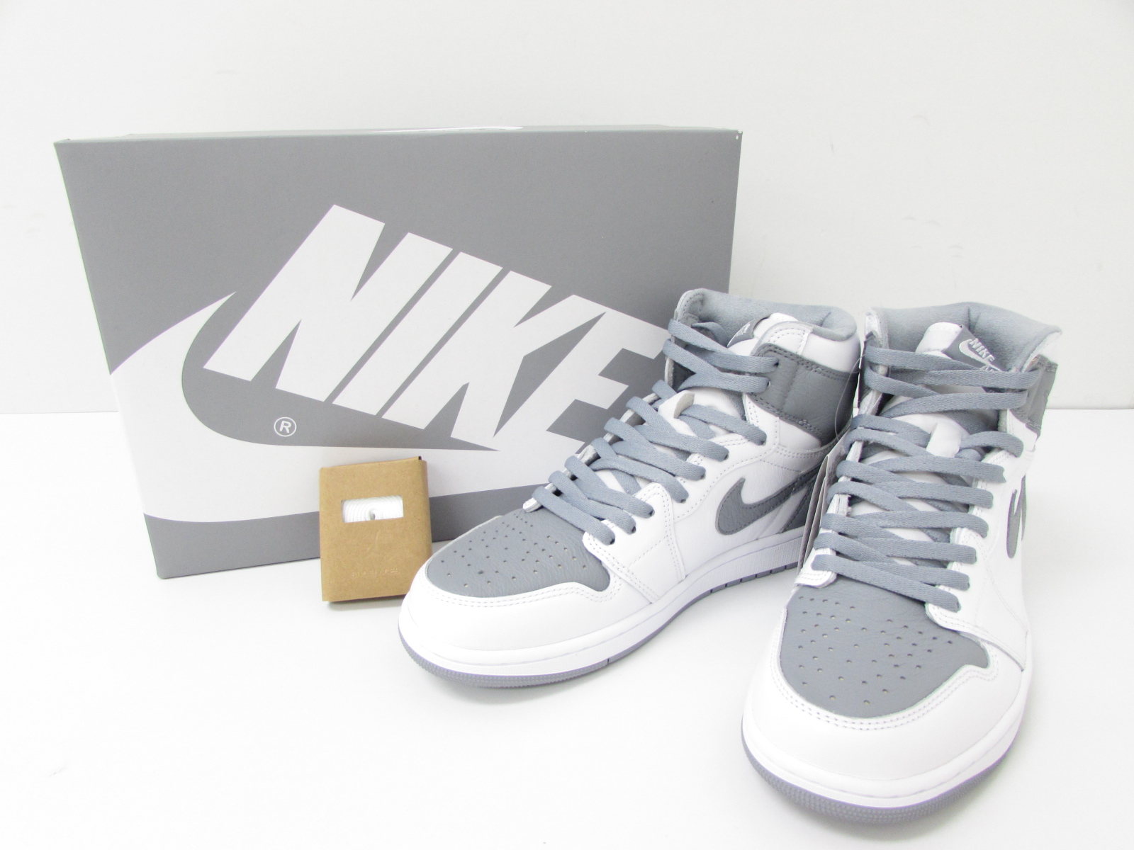 NIKE AIR JORDAN 1 RETRO HIGH OG "STEALTH" 555088-037 （ステルス/ホワイト） Jordan エア ジョーダン 1 メンズスニーカー - 最 ...