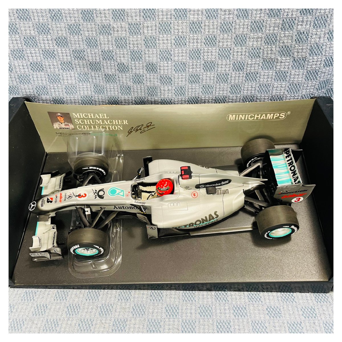 ミニチャンプス メルセデス GP ペトロナス フォーミュラ・ワン・チーム W0M.シューマッハ 2010 （1/18スケール ...