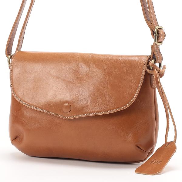 型番：49269ブランド：フェス商品名：fes/フェス カウレザー ショルダーバッグカラー：キャメル/ネイビー/グリーン/レッド