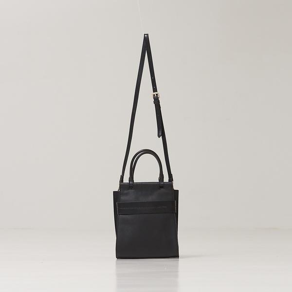 型番：51455021033ブランド：ロウェル シングス商品名：Stand/バーチカルショルダーBAGカラー：ブラック/オレンジ/ダークベージュ/グリーン/ライトブルー