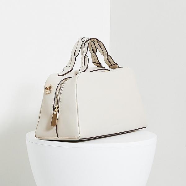 型番：51475012003ブランド：ロウェル シングス商品名：【GISELe・CLASSY掲載】Rippl/レザー2WayショルダーボストンBカラー：アイボリー/ブラック/ブラウン/シルバー