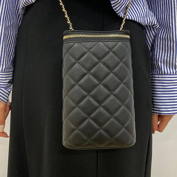 型番：51475013008ブランド：ロウェル シングス商品名：Quilty/キルティングミニショルダーバッグカラー：ブラック/ブルー