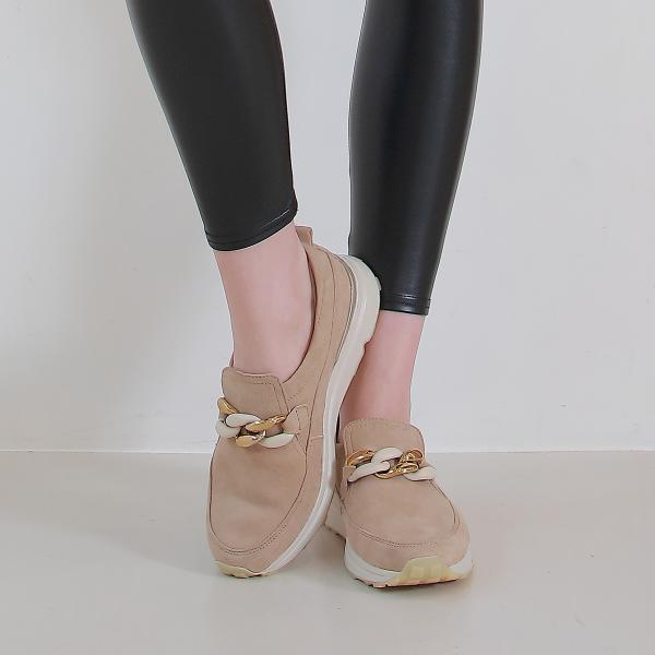 型番：945820ブランド：ブソラ商品名：bussola ブソラ◆4.5cmヒール◆チェーン飾り撥水スリッポンスニーカーカラー：ブラックスエード/ベージュスエード/ブラック