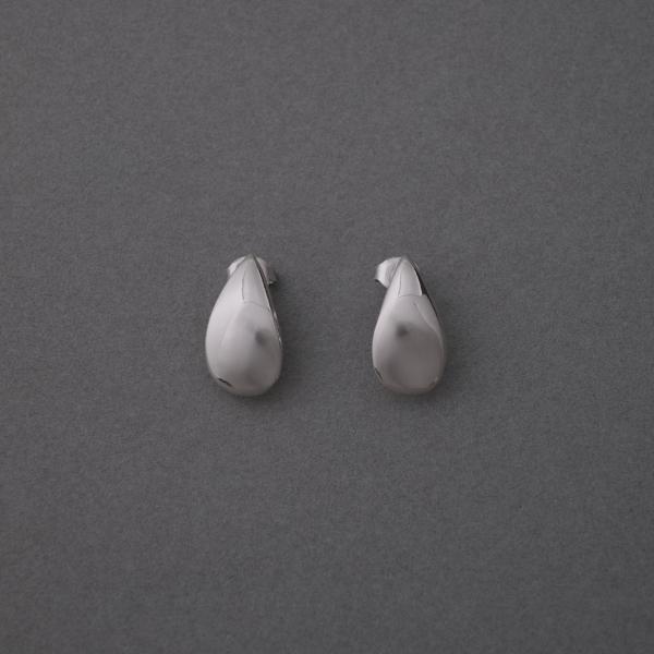 型番：1014283025ブランド：ニナ・エ・ジュール商品名：【Nina＆Jules】ドロップモチーフシルバーピアスカラー：SILVER