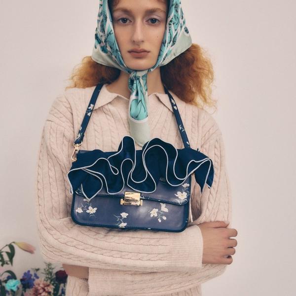 型番：BVX75020ブランド：ビス商品名：【DILIGENCE PARLOUR】VIS別注モデルフリルハンドル付き2WAYバッグカラー：ベージュ系(28)/ネイビー系(43)