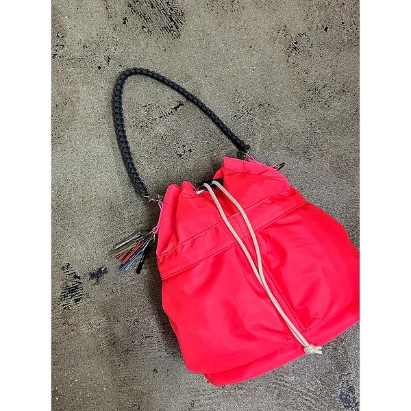 型番：04499861027ブランド：ルージュ・ヴィフ ラクレ商品名：【cheek / チーク】kinchaku code 2 way tote /カラー：ホワイト/ブラック/グレー/ピンク/ベージュ/グリーン/カーキ/パープル