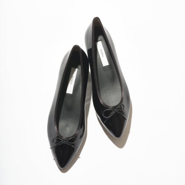 型番：vm19fw55SHブランド：ヴィリーナ商品名：晴雨兼用ポインテッドバレエシューズ（エナメル）カラー：ブラック/ネイビー