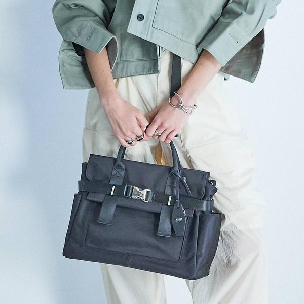 型番：51505040062ブランド：ロウェル シングス商品名：【CLASSY掲載】ABILITY/ナイロンBELTEDトートカラー：ブラック/ベージュ