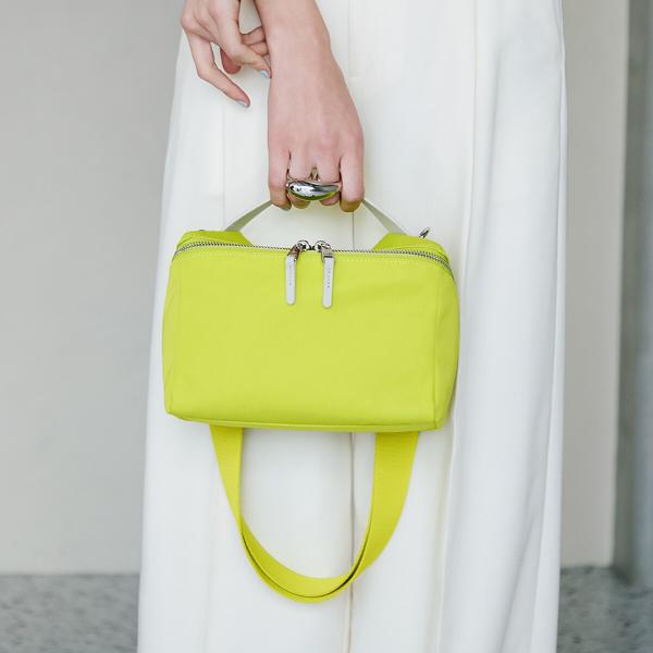 型番：502086031825ブランド：トプカピ商品名：【Breath TOPKAPI】【撥水】マット ナイロン ボックス型 ショルダーバッグカラー：グレー/ベージュ/ライムグリーン/ブラック