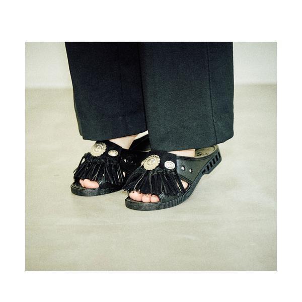 型番：7885993214ブランド：ガーデン商品名：BENCH／ベンチ／BENSAN-D SUEDE FRINGE CONCHO／ベンサンスエードフリンカラー：ブラック