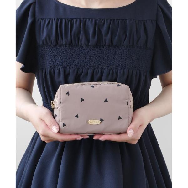 型番：PCTZGW0191ブランド：トッカ商品名：DANCING LOVE POUCH ポーチカラー：ブラック系/ベージュ系/スカイブルー系/ネイビー系