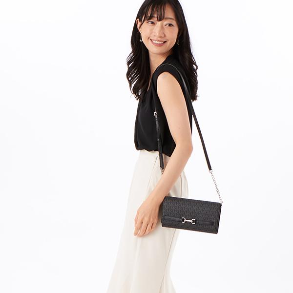型番：35S5S2ZC7B1ブランド：マイケル・コース商品名：CARSON LG WALLET ON A CHAIN クロスボディカラー：ブラック