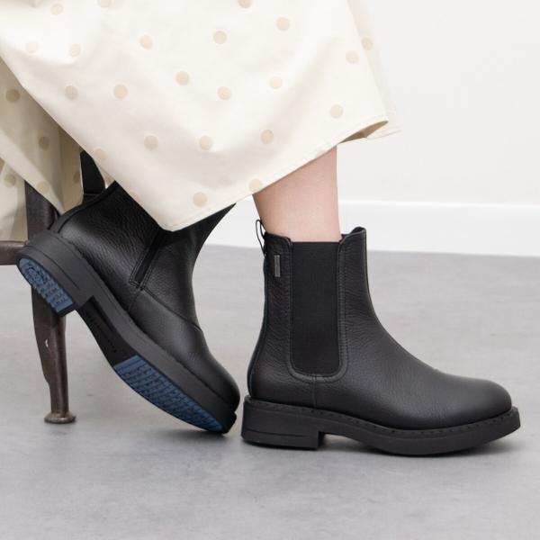 型番：954102ブランド：ブソラ商品名：bussola◆4cmヒール◆晴雨兼用インサイドジップショートブーツカラー：ブラック