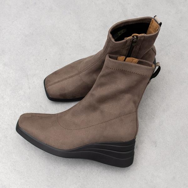 型番：955503ブランド：ブソラ商品名：bussola◆6.5cmヒール◆撥水スクエアトゥウェッジヒールブーツカラー：ブラウンスエード調/ブラックスエード調