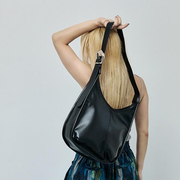 型番：38513961002ブランド：ノミネ商品名：【AT CREATION】ヴォルガバックル ショルダーバッグカラー：アイボリー/ブラック