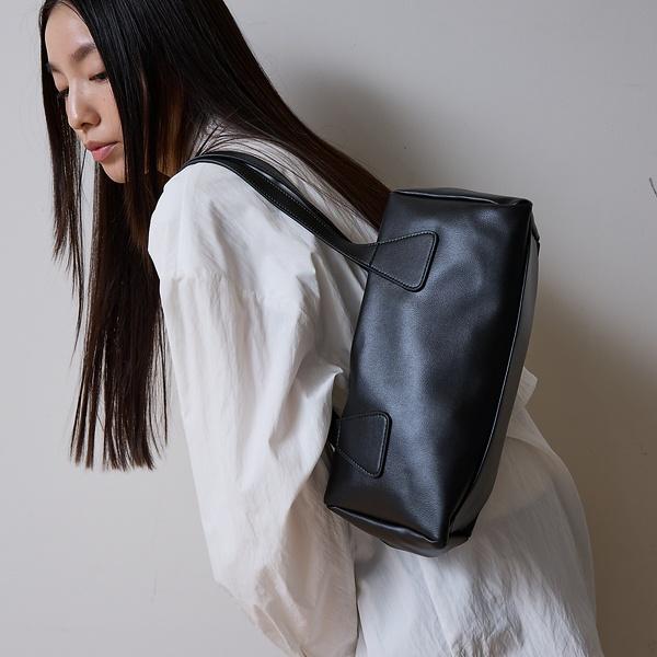 型番：38513961005ブランド：ノミネ商品名：【AT CREATION】ヴォルタ ボストンバッグカラー：アイボリー/ブラック