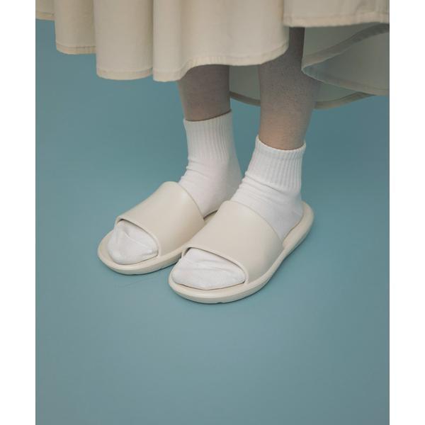 型番：AZ15-2HB002ブランド：センスオブプレイスバイアーバンリサーチ商品名：TAW＆TOE　ZEROVITY SLIDEカラー：ホワイト/ネイビー
