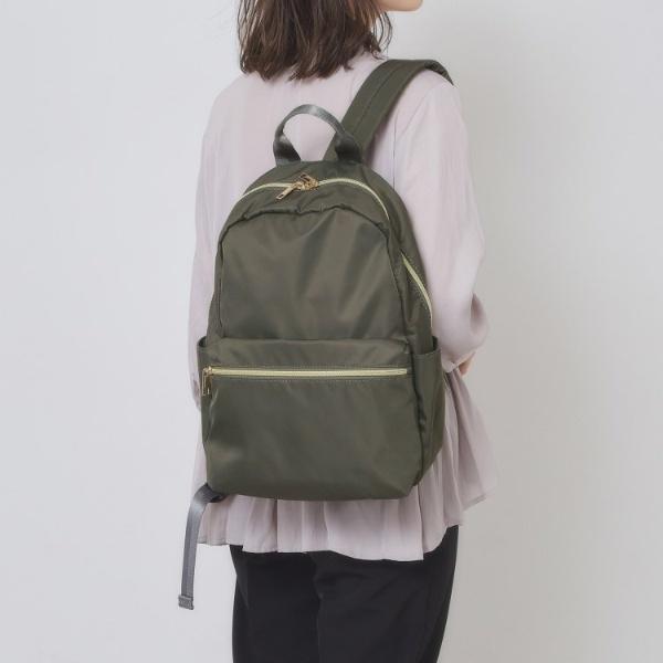 型番：P9374031ブランド：イッツデモ商品名：【A4／9ポケット】軽量撥水リュックカラー：チャコールグレー（０１３）/ブラック（０１９）/ピンク（０７１）/ブルー（０９２）