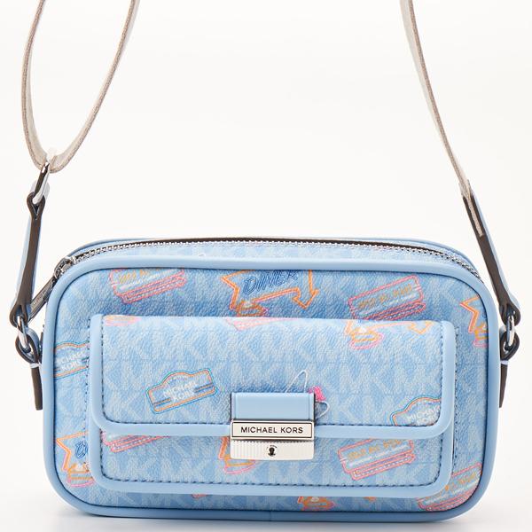 型番：35T5S2BC0I1540ブランド：マイケル・コース商品名：BRADSHAW ポケット カメラ クロスボディ エクストラスモールカラー：ライトスカイ