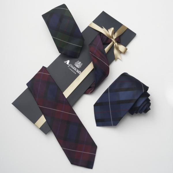 型番：104015205ブランド：アクアスキュータム商品名：【ネクタイ】アクアスキュータム｜チェックカラー：ワイン/ダークネイビー/ダークグリーン