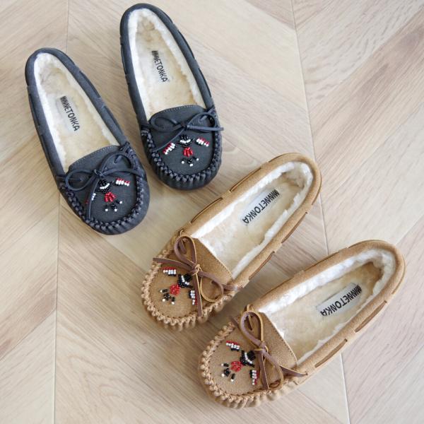 型番：MI-CALLY-THUNブランド：ミネトンカ商品名：CALLY THUNDERBIRD ANIMIKII キャリー サンダーバード ファーモカシンカラー：シナモン/チャコールグレー