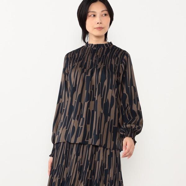型番：5568-8022ブランド：ニコルホワイト商品名：【WALDO】ゼブラ風柄シャーリングブラウスカラー：18ベージュ/46カーキ