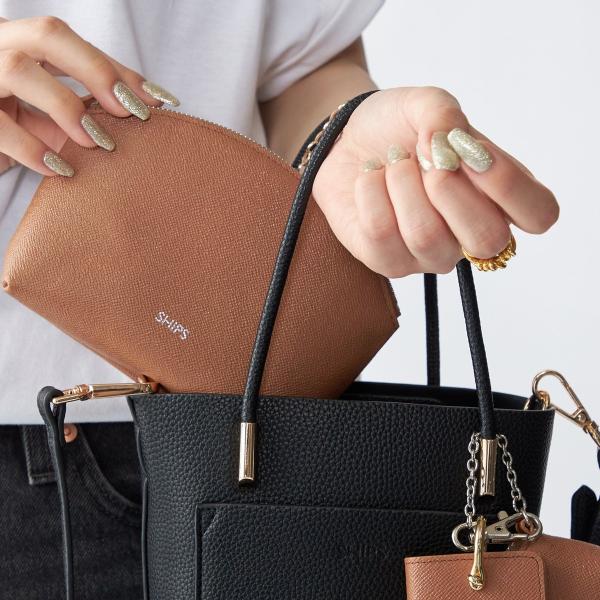 型番：110000006ブランド：シップス商品名：【WEB限定】SHIPS:【SAFFIANO LEATHER】ラウンド ジップ ポーチカラー：ダークグレー/ブラック/ブラウン/ダークグリーン