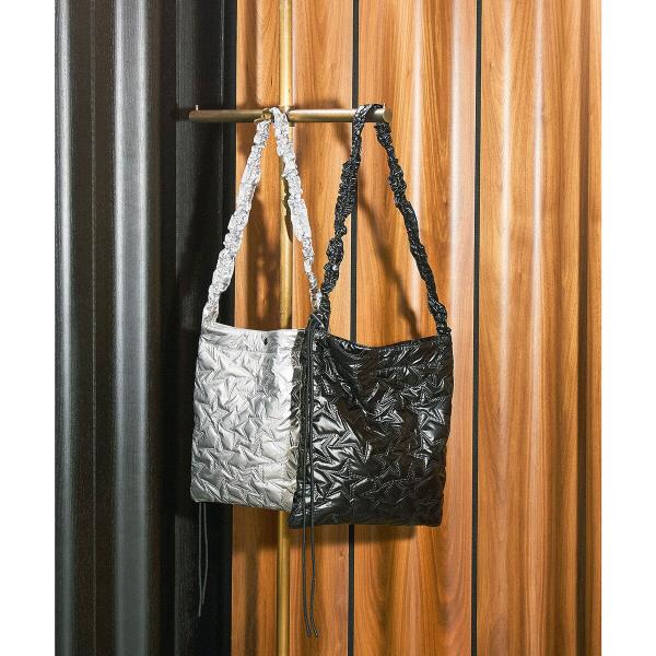 型番：213253053002ブランド：ローズバッド商品名：STITCHED STAR SHOULDER BAGカラー：SILVER/BLACK