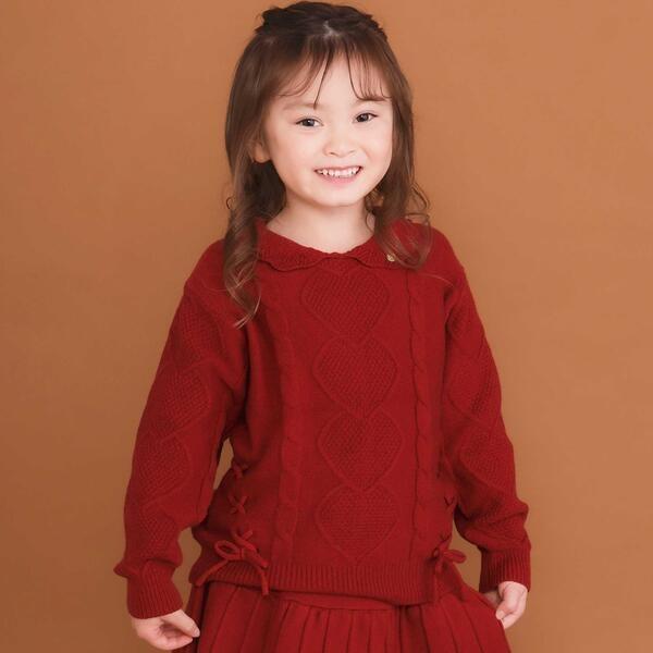 型番：1812-78041ブランド：スラップスリップ商品名：【ウォッシャブル加工】編み込みリボンハート柄 襟付きニットトップス(90~130cm)カラー：レッド/グレー