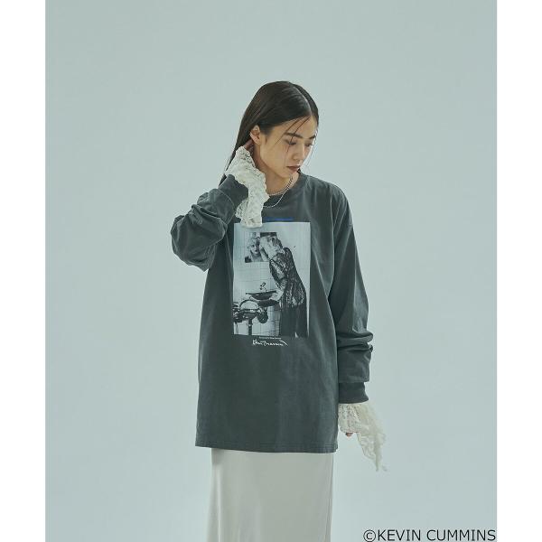 型番：203253013008ブランド：ローズバッド商品名：CREOLME/KEVIN CUMMINS PHOTO L/S TEEカラー：WHITE/BLACK