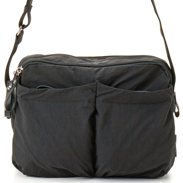 型番：MONI-00202ブランド：モニカ商品名：【MONICA】フロントポケットショルダーバッグカラー：ブラック/ダークグレー/グレージュ/ダークブルー