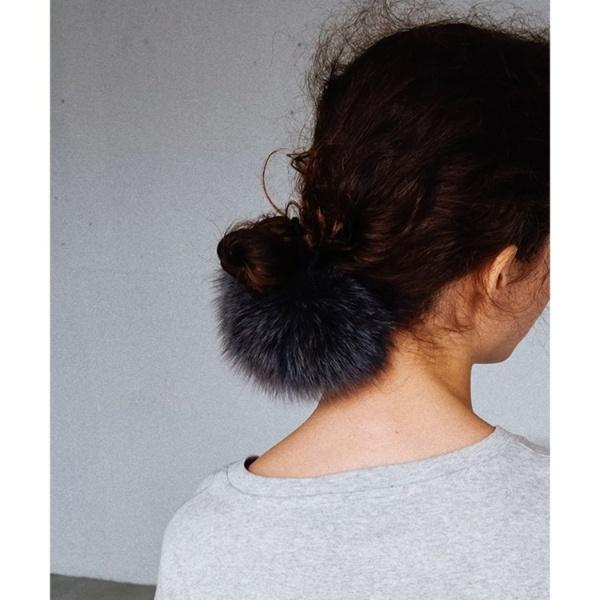 型番：R9904111ブランド：コードエー商品名：heyep｜fluffy fur hair tieカラー：ブラック（０１９）/グレー（０１２）