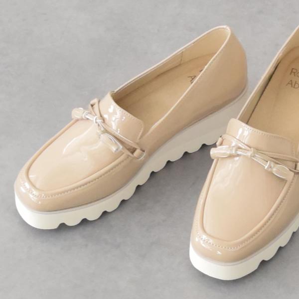 型番：41621Dブランド：ラウンドアバウト商品名：Round About◆5cmヒール◆厚底タッセルローファーカラー：ベージュエナメル調/ライトグレーエナメル調/ブラックエナメル調