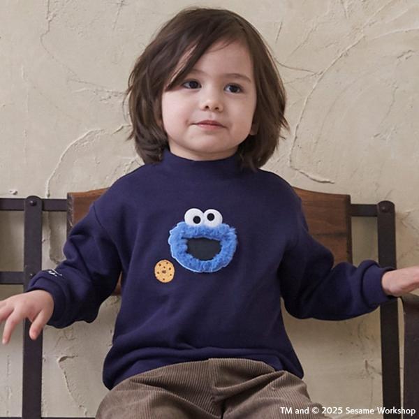 型番：9554220ブランド：プティマイン商品名：【SESAME STREET】モチーフトレーナーカラー：オフ　ホワイト/薄ベージュ/紺