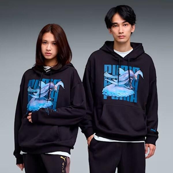 型番：637017ブランド：プーマ商品名：PUMA X MONSTER HUNTER WILDS SWカラー：01　PUMA　BLACK/03MEDIUM　GRAY　HEATHE/70　DARK　OLIVE