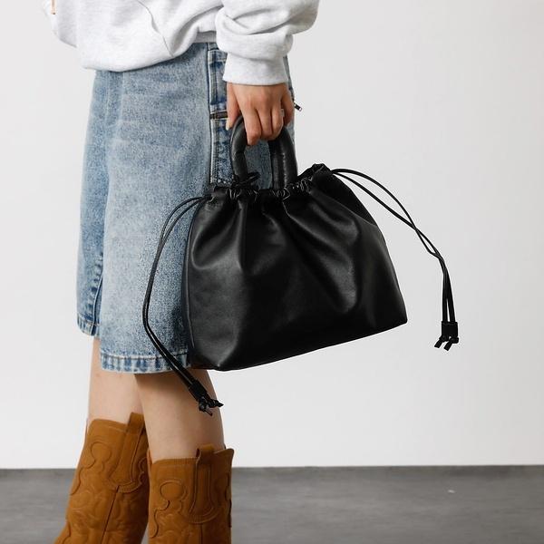 型番：04520161010ブランド：ルージュ・ヴィフ ラクレ商品名：【ARUTEMIKA/アルテミカ】中綿ハンドル巾着/巾着/バッグ【WEB限定】カラー：ブラック