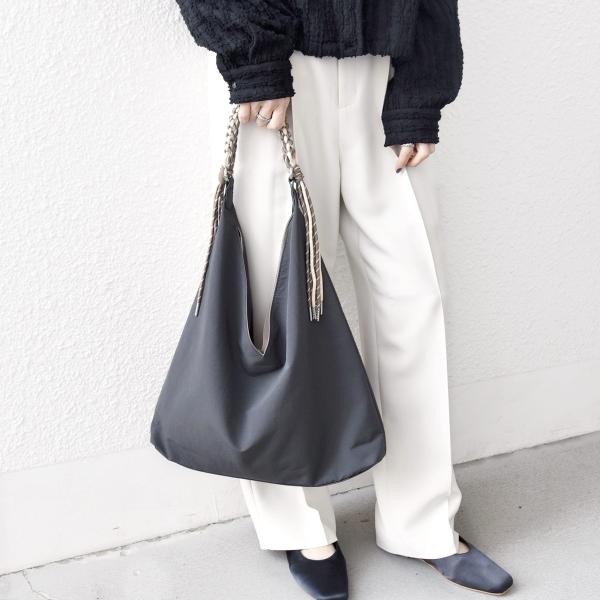 型番：720000125ブランド：シップス エニィ商品名：《一部追加予約》SHIPS any: A4 Vカット コードハンドル トート バッグカラー：グレー/ブラック/ラベンダー