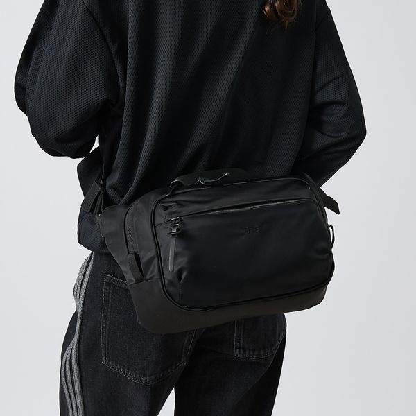 型番：04529854006ブランド：アバハウス商品名：【DsBk / ディーエスビーケー】 RECTANGLE SLING ／スリングカラー：ブラック/グレー/カーキ/ネイビー