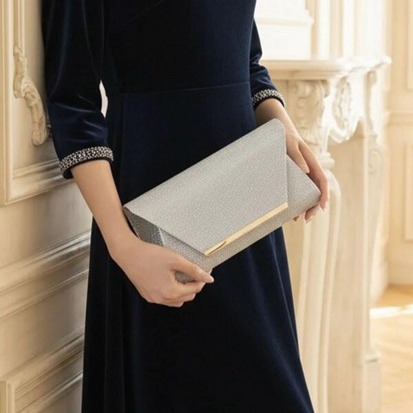 型番：MRCR003ブランド：デネブ商品名：ラメＳメタルクラッチバッグカラー：シルバー/ブラック/ゴールド