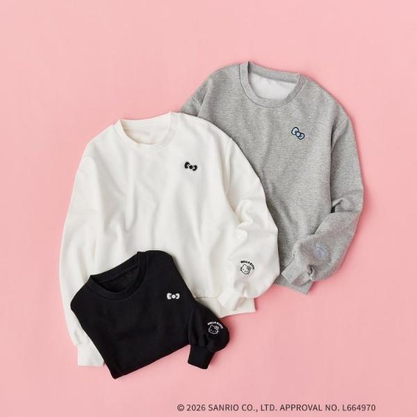 型番：F3795010ブランド：オペークドットクリップ商品名：◆【ハローキティ】ワンポイント刺しゅう入り裏毛プルオーバーカラー：オフホワイト（００３）/グレー（０１２）/ブラック（０１９）