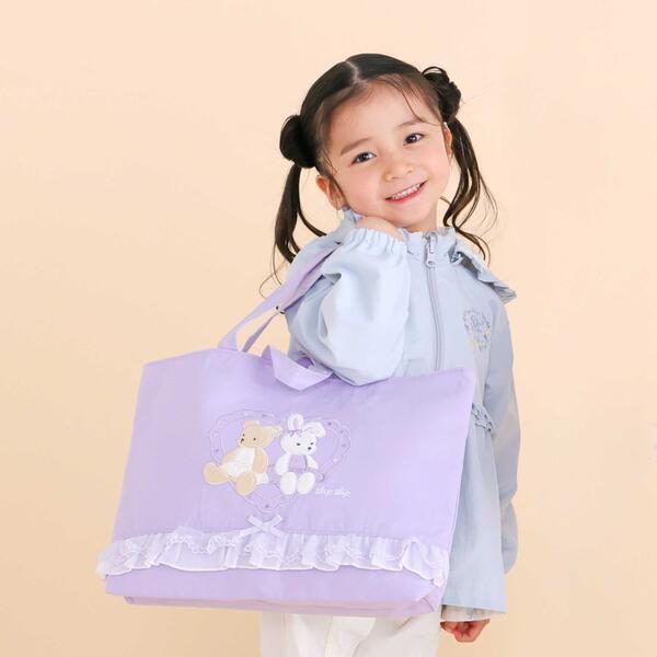 型番：1814-81531ブランド：スラップスリップ商品名：クマウサギアニマルキラキラシフォンフリル付きリバーシブルレッスンバッグカラー：ピンク/パープル