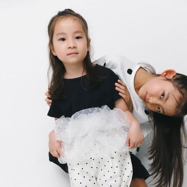 型番：12-6515-183ブランド：ブランシェス商品名：【b.+A】金子綾/ドットフリル付きチュニックカラー：03:オフ白_黒フリル/81:ボーダー_黒フリル/85:黒_白フリル