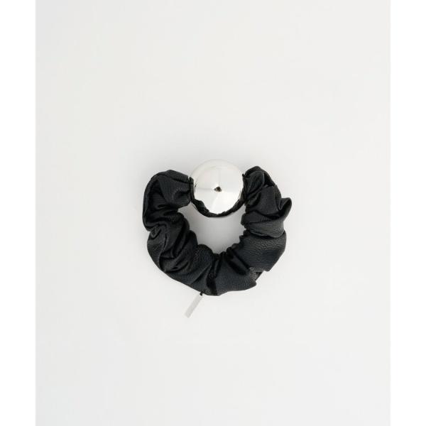 型番：R9905057ブランド：コードエー商品名：heyep｜Metal Ball Faux Leather Scrunchieカラー：ブラック（０１９）