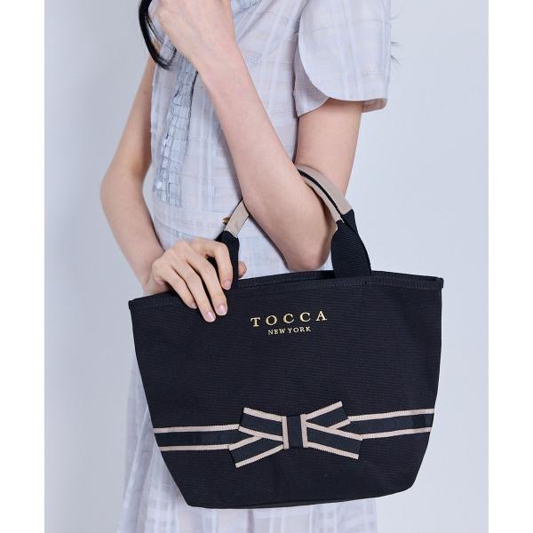 型番：BOTZLW0022ブランド：トッカ商品名：BOW BRIDGE CANVAS TOTE トートバッグ【星風まどかさん着用】カラー：ネイビー系/ライトグレー系/ブラック系/ピンク系/ベージュ系/ブラック系5