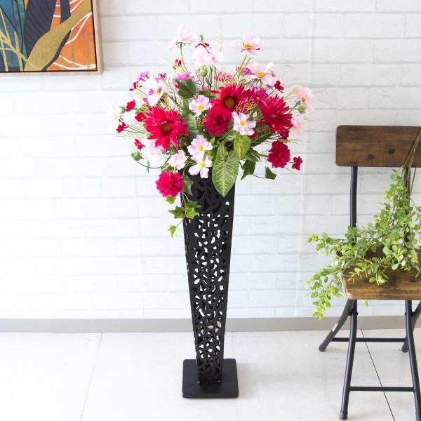 品番：PA519-IR72BK商品サイズ：H約105cm×W約50cm(スタンドサイズ：□15cm/H約74cm)スタンド：アイアンスタンド法人・店舗向けのフェイクフラワースタンド装飾。水やり不要で長期設置に適し、受付・入口・展示場などにお...