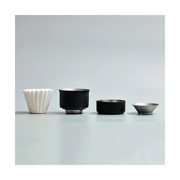 ・サイズ：本体直径：9cm、抽出口直径：5cm、受け皿高さ：3.8cm、高さ（ドリッパーのみ）：7cm・重量：約250g・素材：ステンレススチール（本体、受け皿、ファンネル）、底面ガスケット（シリコーンゴム）、焼き付け塗装（本体外側、受け皿...