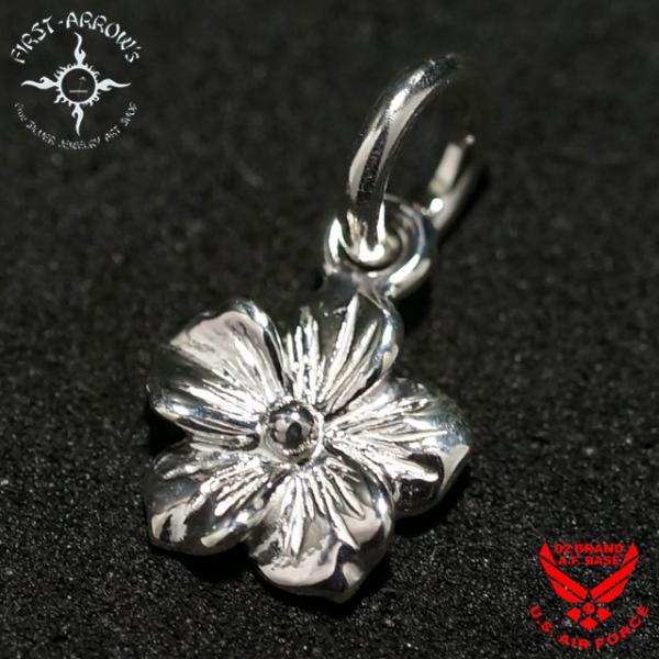 ●商品名ファーストアローズ SVフラワーメタル ペンダントトップ ハイビスカス p-230●キーワード送料無料 メール便対応 アメカジ バイカー ネイティブ インディアン 手彫り ジュエリー アクセサリー ペンダントヘッド ネックレス シル...